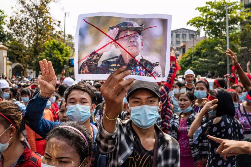 Yawning Gap: Uncertainty over how to solve the Myanmar crisis | Mizzima ...