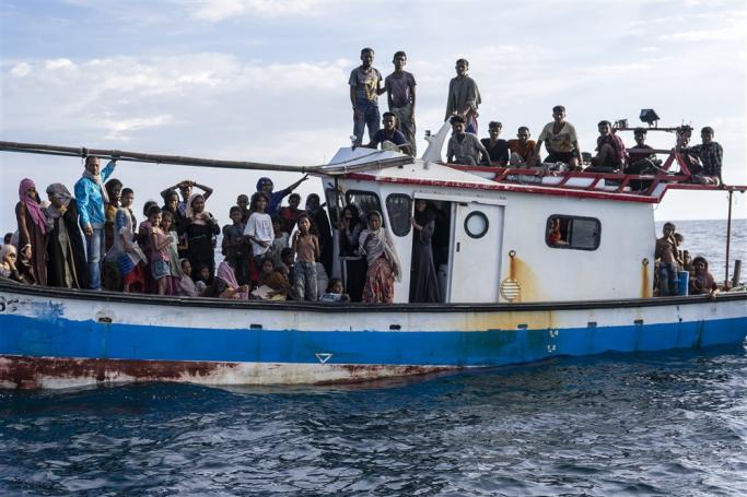 Rescue calls for stranded boat holding 200 Rohingya refugees | Mizzima ...